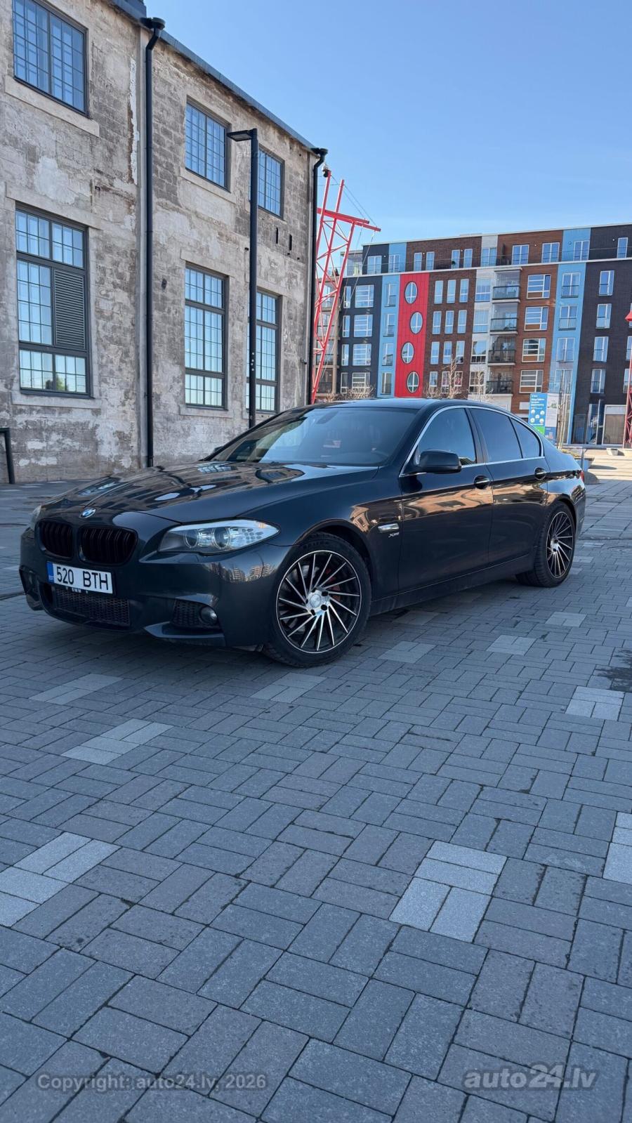 Pelēks BMW 5 Series 2011 Tallina, ar dzinēja tilpumu 3.00 L un nobraukumu 0 tūkst. km par 10400 €, foto 5 vietnē AUTOMOTO.COM.LV