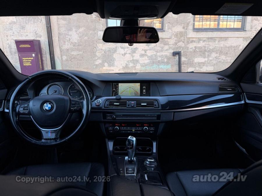 Pelēks BMW 5 Series 2011 Tallina, ar dzinēja tilpumu 3.00 L un nobraukumu 0 tūkst. km par 10400 €, foto 14 vietnē AUTOMOTO.COM.LV
