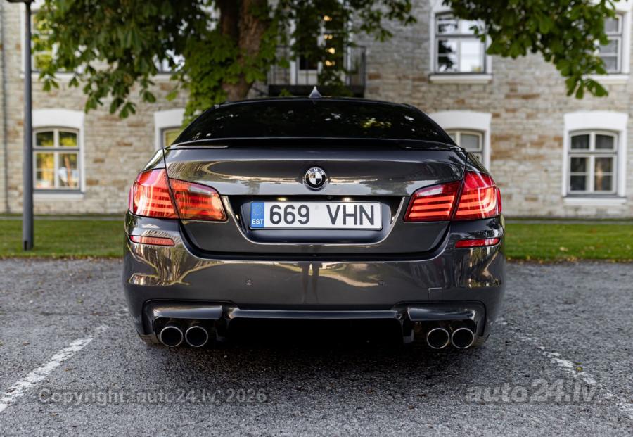 Pelēks BMW 5 Series 2011 Tallina, ar dzinēja tilpumu 3.00 L un nobraukumu 499 tūkst. km par 8999 €, foto 6 vietnē AUTOMOTO.COM.LV