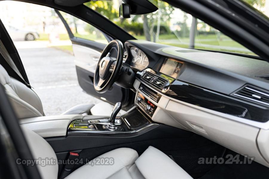 Pelēks BMW 5 Series 2011 Tallina, ar dzinēja tilpumu 3.00 L un nobraukumu 499 tūkst. km par 8999 €, foto 14 vietnē AUTOMOTO.COM.LV
