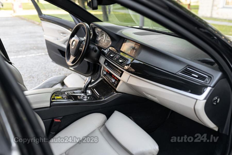 Pelēks BMW 5 Series 2011 Tallina, ar dzinēja tilpumu 3.00 L un nobraukumu 499 tūkst. km par 8999 €, foto 15 vietnē AUTOMOTO.COM.LV