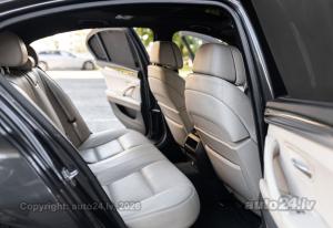 Pelēks BMW 5 Series 2011 Tallina, ar dzinēja tilpumu 3.00 L un nobraukumu 499 tūkst. km par 8999 €, foto 17 vietnē AUTOMOTO.COM.LV