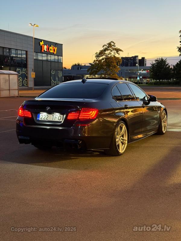Pelēks BMW 5 Series 2011 Tallina, ar dzinēja tilpumu 3.00 L un nobraukumu 326 tūkst. km par 14900 €, foto 8 vietnē AUTOMOTO.COM.LV