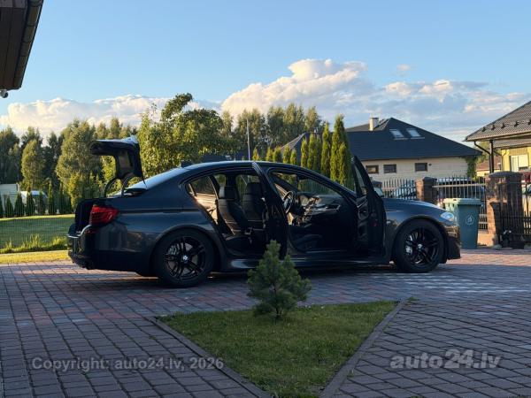 Grey BMW 5 Series 2011 in Tartu, with an engine capacity of 3.00 L and mileage of 339 thousand km for 13500 €, photo 1 on AUTOMOTO.COM.LV