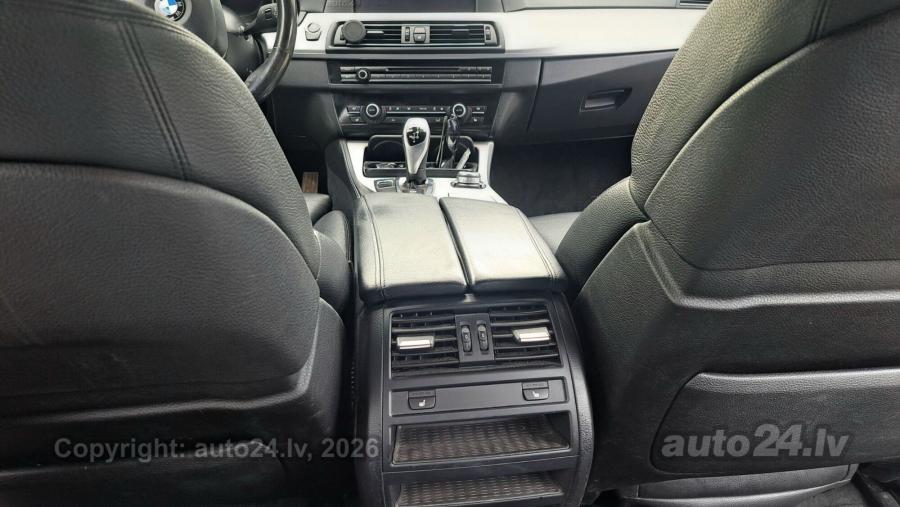 Pelēks BMW 5 Series 2013 Tartu, ar dzinēja tilpumu 3.00 L un nobraukumu 346 tūkst. km par 10000 €, foto 11 vietnē AUTOMOTO.COM.LV