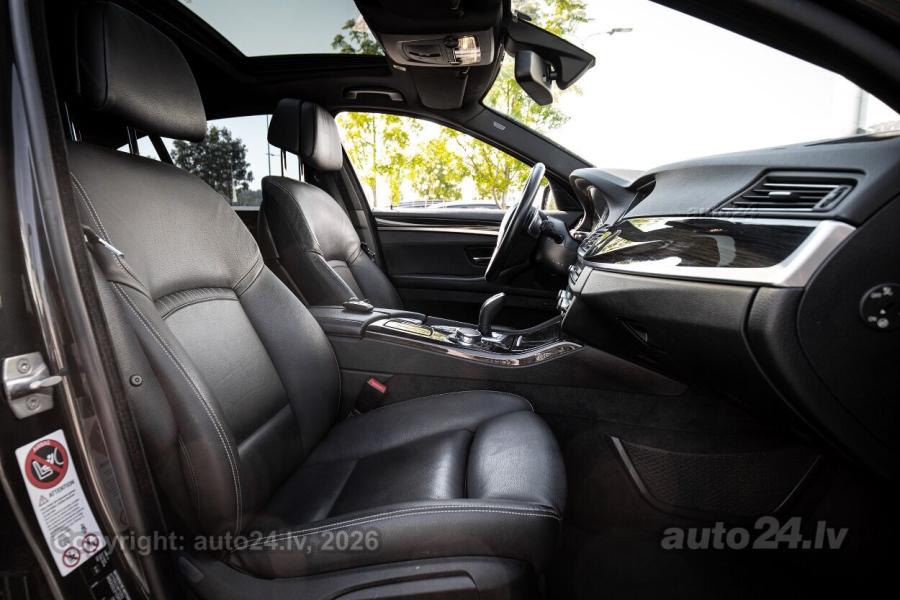 Pelēks BMW 5 Series 2014 Tallina, ar dzinēja tilpumu 3.00 L un nobraukumu 310 tūkst. km par 12500 €, foto 8 vietnē AUTOMOTO.COM.LV