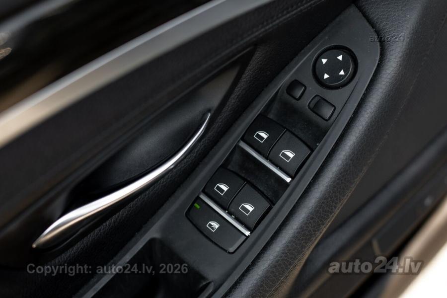 Pelēks BMW 5 Series 2014 Tallina, ar dzinēja tilpumu 3.00 L un nobraukumu 310 tūkst. km par 12500 €, foto 9 vietnē AUTOMOTO.COM.LV