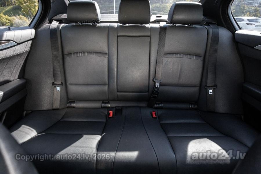 Pelēks BMW 5 Series 2014 Tallina, ar dzinēja tilpumu 3.00 L un nobraukumu 310 tūkst. km par 12500 €, foto 11 vietnē AUTOMOTO.COM.LV