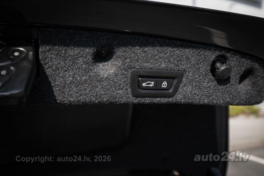 Pelēks BMW 5 Series 2014 Tallina, ar dzinēja tilpumu 3.00 L un nobraukumu 310 tūkst. km par 12500 €, foto 16 vietnē AUTOMOTO.COM.LV