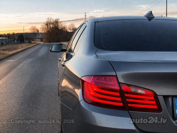 Pelēks BMW 5 Series 2014 Tallina, ar dzinēja tilpumu 2.00 L un nobraukumu 181 tūkst. km par 13700 €, foto 5 vietnē AUTOMOTO.COM.LV
