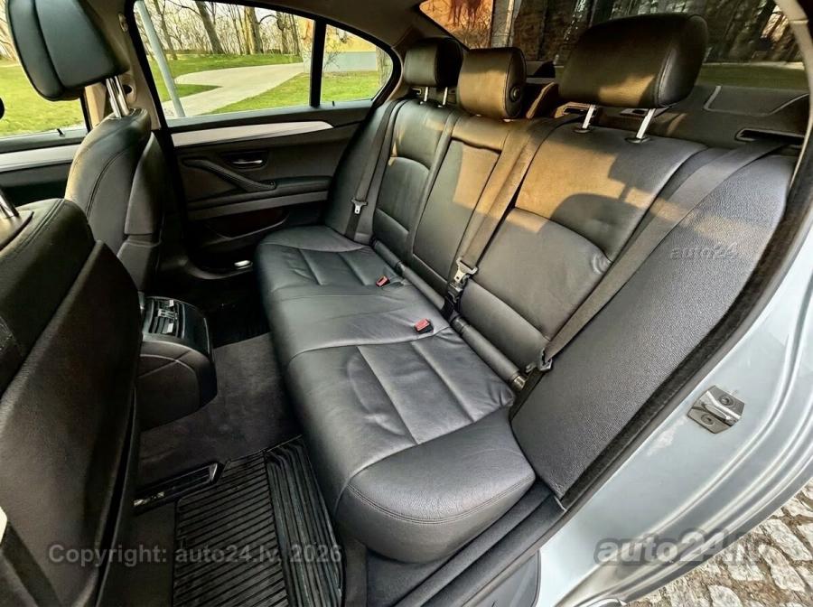 Pelēks BMW 5 Series 2014 Tallina, ar dzinēja tilpumu 2.00 L un nobraukumu 241 tūkst. km par 12900 €, foto 10 vietnē AUTOMOTO.COM.LV
