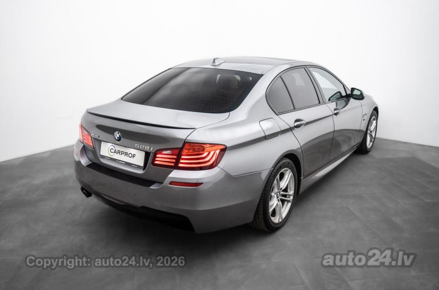 Pelēks BMW 5 Series 2014 Tallina, ar dzinēja tilpumu 2.00 L un nobraukumu 155 tūkst. km par 12999 €, foto 5 vietnē AUTOMOTO.COM.LV