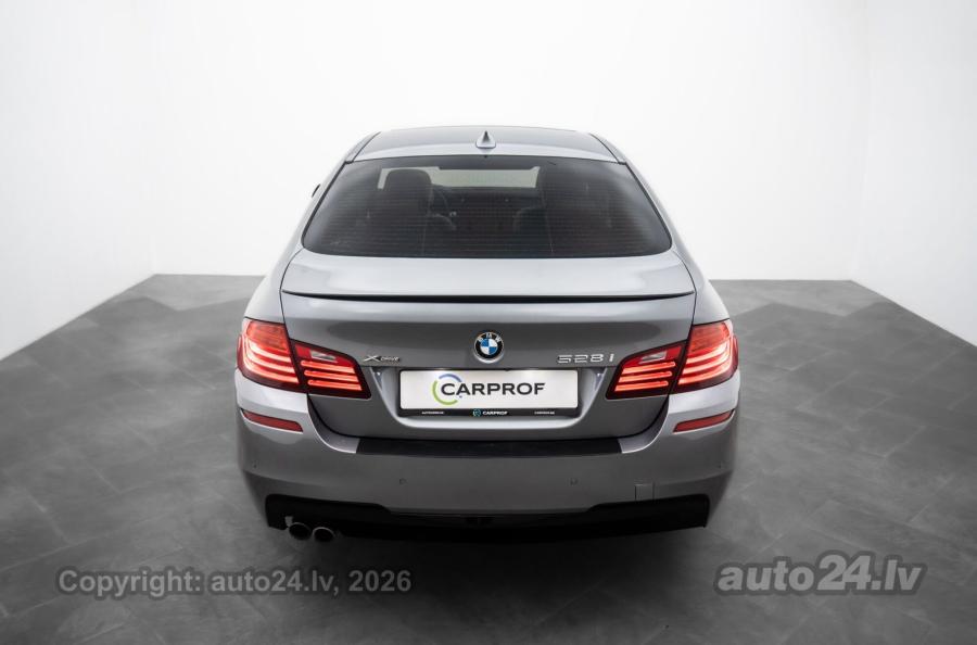Pelēks BMW 5 Series 2014 Tallina, ar dzinēja tilpumu 2.00 L un nobraukumu 155 tūkst. km par 12999 €, foto 6 vietnē AUTOMOTO.COM.LV
