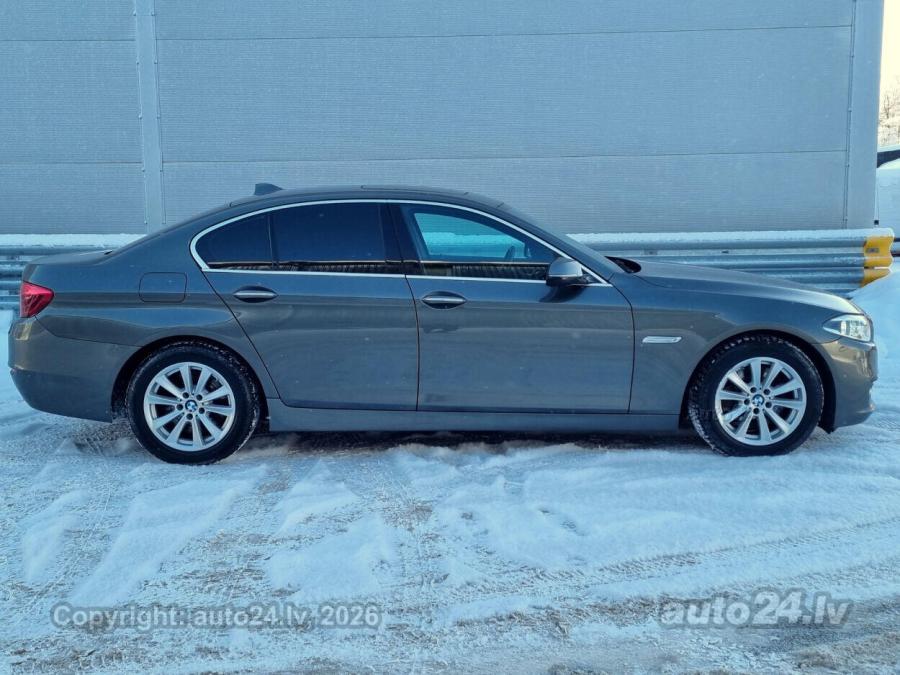Grey BMW 5 Series 2015 in Tallinn, with an engine capacity of 3.00 L and mileage of 258 thousand km for 13890 €, photo 5 on AUTOMOTO.COM.LV