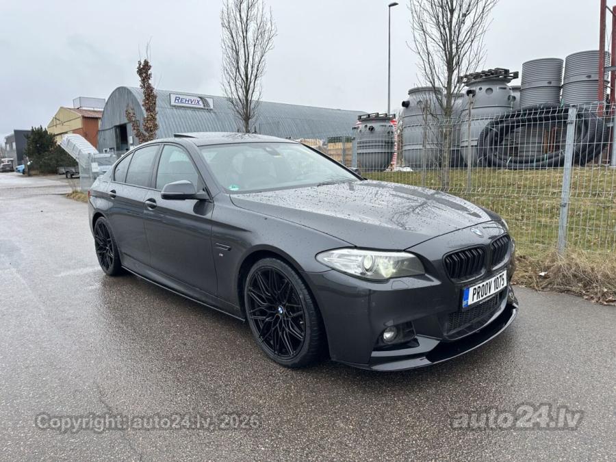Pelēks BMW 5 Series 2015 Tallina, ar dzinēja tilpumu 3.00 L un nobraukumu 247 tūkst. km par 14900 €, foto 1 vietnē AUTOMOTO.COM.LV
