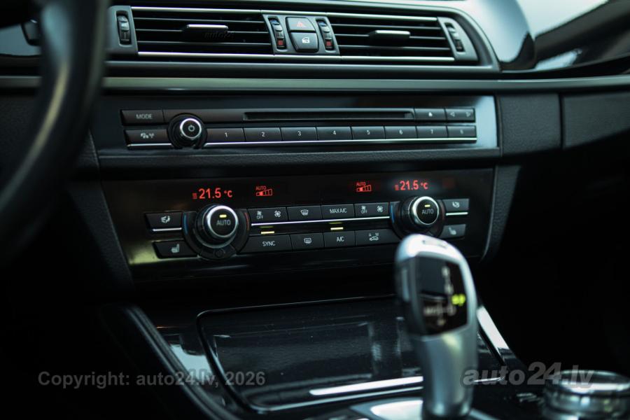 Pelēks BMW 5 Series 2016 Tallina, ar dzinēja tilpumu 2.00 L un nobraukumu 228 tūkst. km par 15800 €, foto 20 vietnē AUTOMOTO.COM.LV