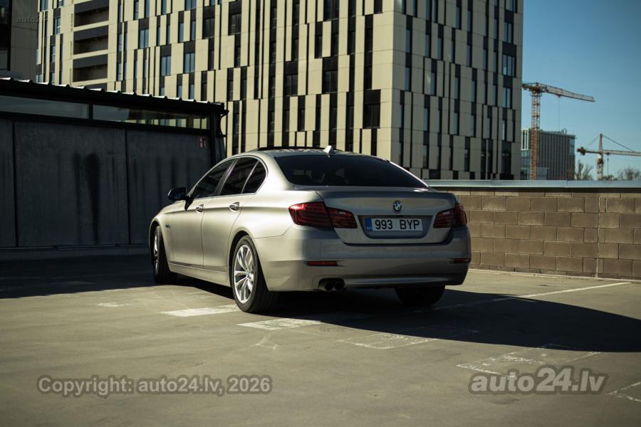 Pelēks BMW 5 Series 2016 Tallina, ar dzinēja tilpumu 2.00 L un nobraukumu 228 tūkst. km par 15800 €, foto 27 vietnē AUTOMOTO.COM.LV