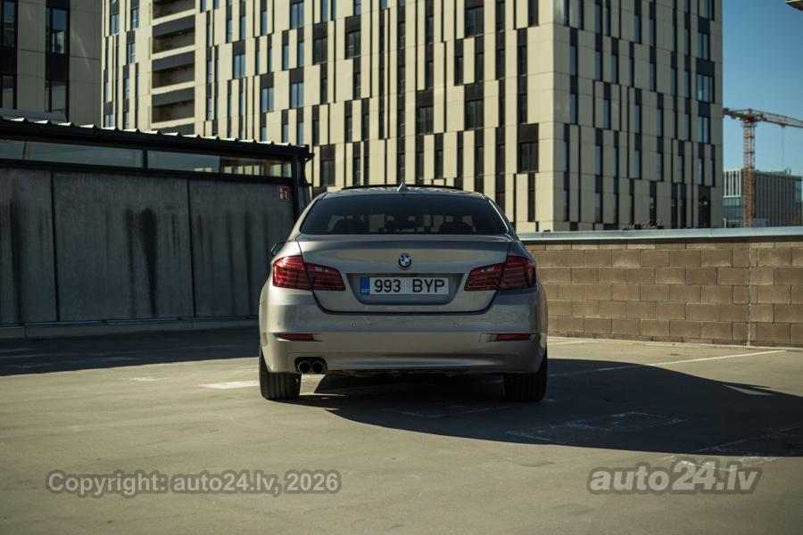 Pelēks BMW 5 Series 2016 Tallina, ar dzinēja tilpumu 2.00 L un nobraukumu 228 tūkst. km par 15800 €, foto 28 vietnē AUTOMOTO.COM.LV