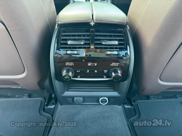 Grey BMW 5 Series 2016 in Tallinn, with an engine capacity of 3.00 L and mileage of 173 thousand km for 25000 €, photo 8 on AUTOMOTO.COM.LV