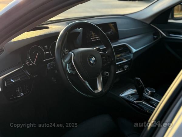 Pelēks BMW 5 Series 2017 Tallina, ar dzinēja tilpumu 2.00 L un nobraukumu 127 tūkst. km par 23400 €, foto 11 vietnē AUTOMOTO.COM.LV