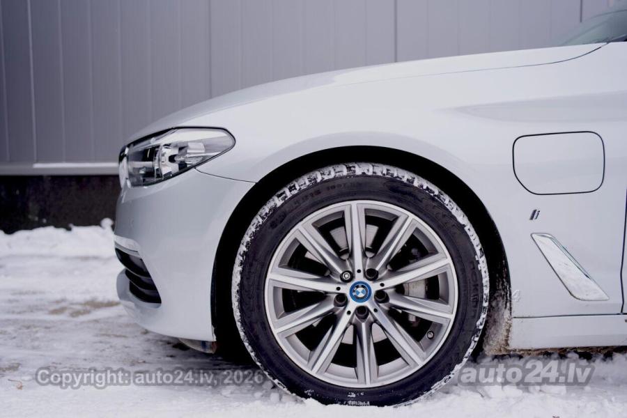 Pelēks BMW 5 Series 2017 Tallina, ar dzinēja tilpumu 2.00 L un nobraukumu 129 tūkst. km par 20490 €, foto 6 vietnē AUTOMOTO.COM.LV