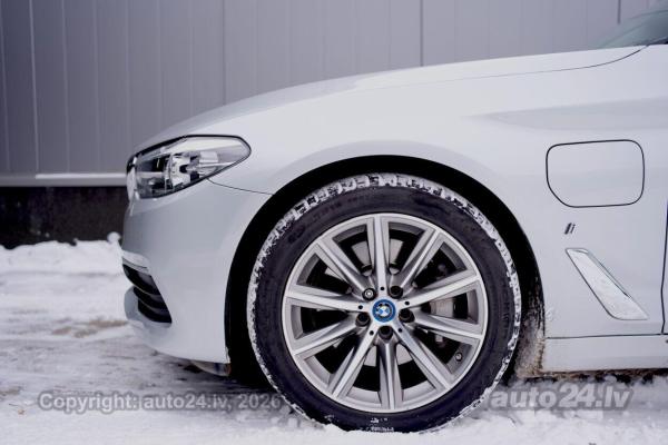 Pelēks BMW 5 Series 2017 Tallina, ar dzinēja tilpumu 2.00 L un nobraukumu 129 tūkst. km par 20490 €, foto 6 vietnē AUTOMOTO.COM.LV