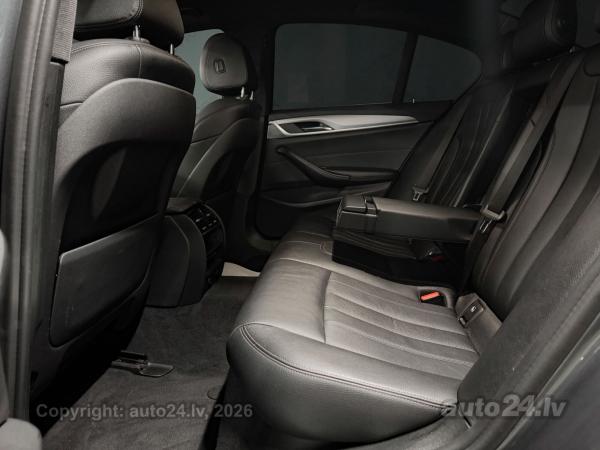 Grey BMW 5 Series 2017 in Tallinn, with an engine capacity of 3.00 L and mileage of 211 thousand km for 21990 €, photo 6 on AUTOMOTO.COM.LV