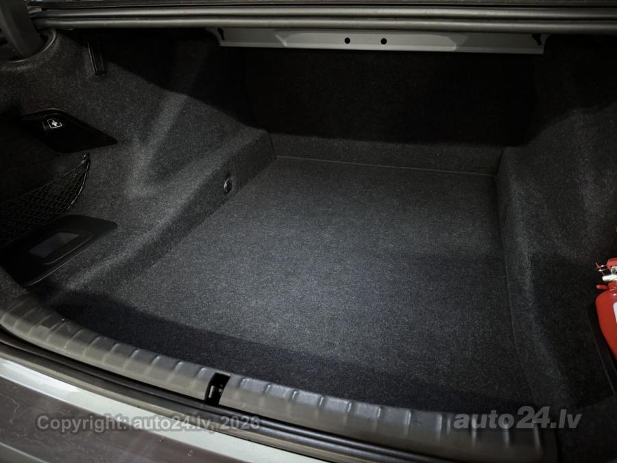 Pelēks BMW 5 Series 2017 Tallina, ar dzinēja tilpumu 3.00 L un nobraukumu 216 tūkst. km par 19990 €, foto 8 vietnē AUTOMOTO.COM.LV