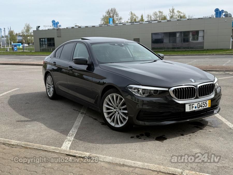Grey BMW 5 Series 2017 in Tallinn, with an engine capacity of 2.00 L and mileage of 108 thousand km for 20990 €, photo 3 on AUTOMOTO.COM.LV