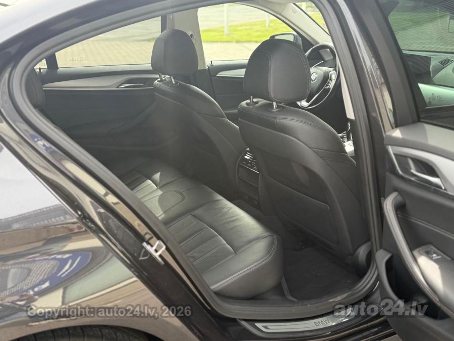 Grey BMW 5 Series 2017 in Tallinn, with an engine capacity of 2.00 L and mileage of 108 thousand km for 20990 €, photo 9 on AUTOMOTO.COM.LV