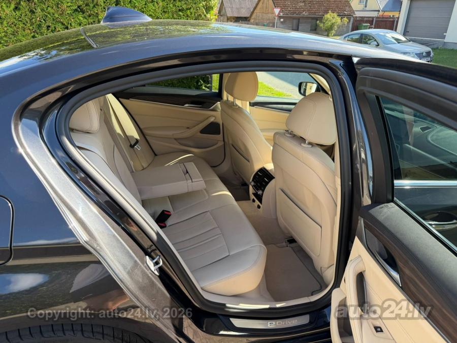Pelēks BMW 5 Series 2017 Pērnava, ar dzinēja tilpumu 2.00 L un nobraukumu 156 tūkst. km par 16900 €, foto 16 vietnē AUTOMOTO.COM.LV