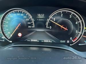 Pelēks BMW 5 Series 2017 Tallina, ar dzinēja tilpumu 3.00 L un nobraukumu 236 tūkst. km par 17900 €, foto 20 vietnē AUTOMOTO.COM.LV