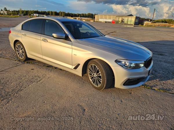 Pelēks BMW 5 Series 2017 Tallina, ar dzinēja tilpumu 3.00 L un nobraukumu 165 tūkst. km par 22000 €, foto 3 vietnē AUTOMOTO.COM.LV