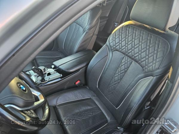 Pelēks BMW 5 Series 2017 Tallina, ar dzinēja tilpumu 3.00 L un nobraukumu 165 tūkst. km par 22000 €, foto 6 vietnē AUTOMOTO.COM.LV