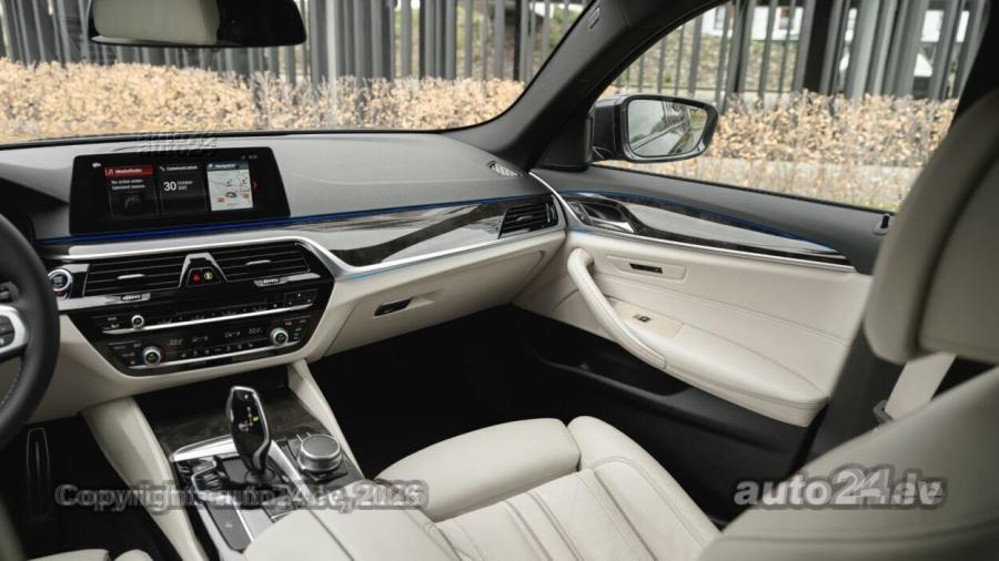 Grey BMW 5 Series 2017 in Tartu, with an engine capacity of 2.00 L and mileage of 182 thousand km for 24990 €, photo 14 on AUTOMOTO.COM.LV