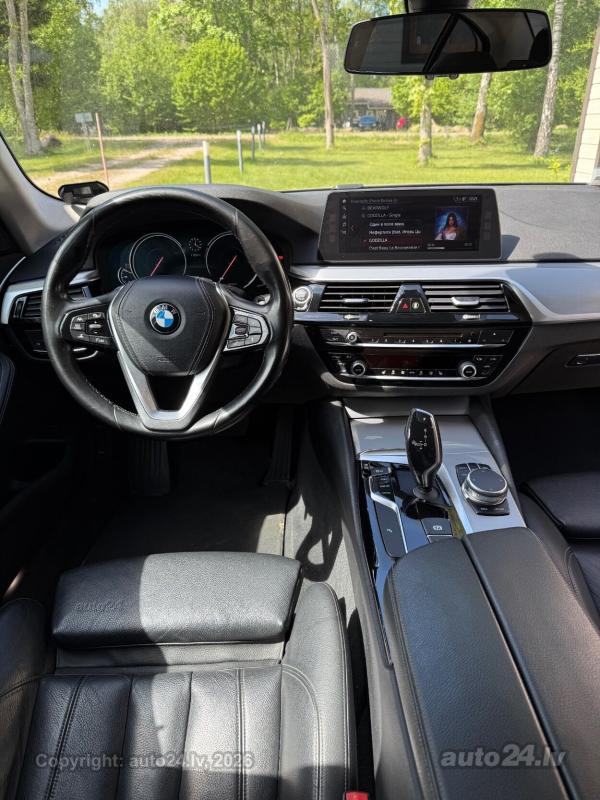 Pelēks BMW 5 Series 2017 Tallina, ar dzinēja tilpumu 3.00 L un nobraukumu 180 tūkst. km par 18500 €, foto 8 vietnē AUTOMOTO.COM.LV