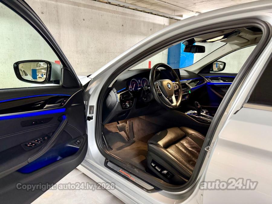 Pelēks BMW 5 Series 2018 Tallina, ar dzinēja tilpumu 3.00 L un nobraukumu 193 tūkst. km par 25990 €, foto 11 vietnē AUTOMOTO.COM.LV