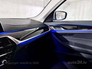 Pelēks BMW 5 Series 2018 Tallina, ar dzinēja tilpumu 3.00 L un nobraukumu 193 tūkst. km par 25990 €, foto 17 vietnē AUTOMOTO.COM.LV