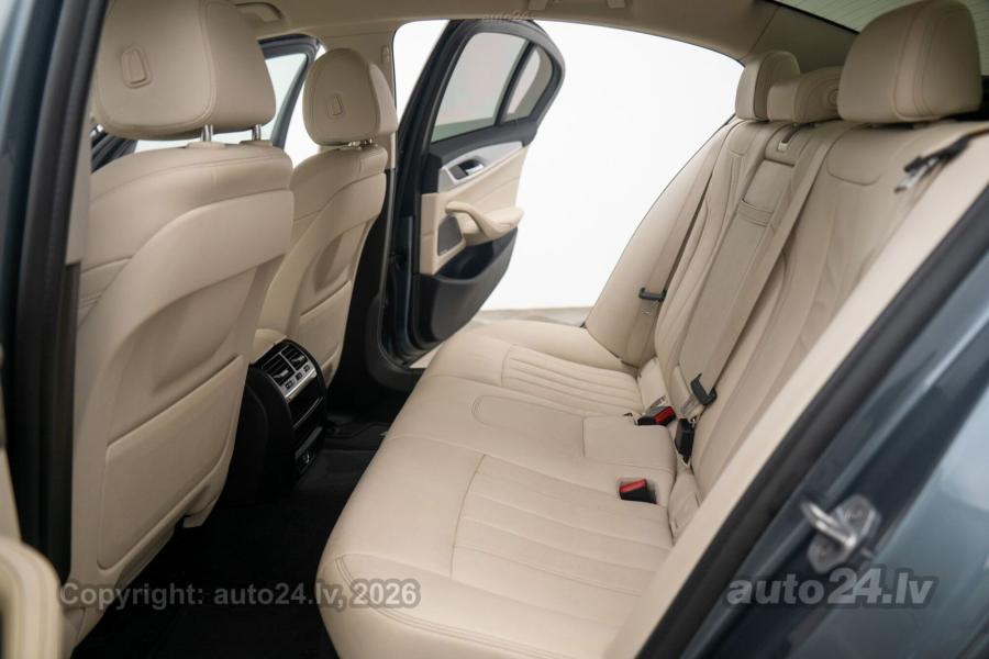 Grey BMW 5 Series 2018 in Tallinn, with an engine capacity of 2.00 L and mileage of 191 thousand km for 20999 €, photo 10 on AUTOMOTO.COM.LV