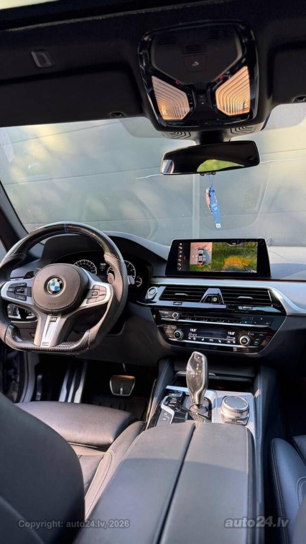 Grey BMW 5 Series 2018 in Tallinn, with an engine capacity of 3.00 L and mileage of 143 thousand km for 34999 €, photo 5 on AUTOMOTO.COM.LV