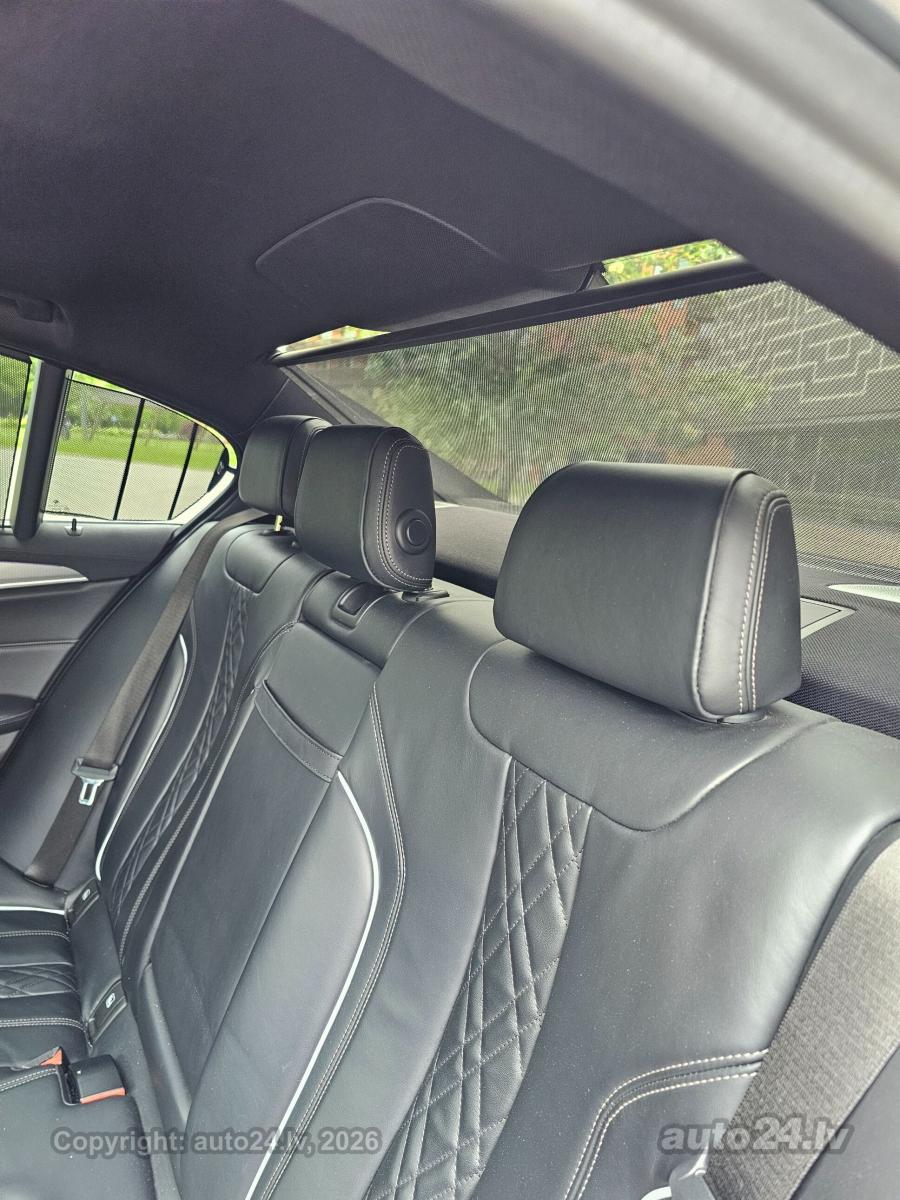 Grey BMW 5 Series 2018 in Tartu, with an engine capacity of 3.00 L and mileage of 270 thousand km for 24500 €, photo 14 on AUTOMOTO.COM.LV