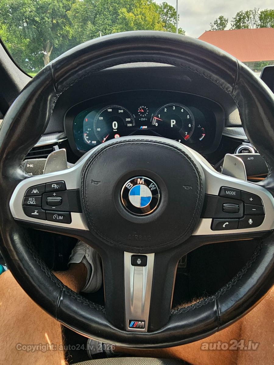 Grey BMW 5 Series 2018 in Tartu, with an engine capacity of 3.00 L and mileage of 270 thousand km for 24500 €, photo 20 on AUTOMOTO.COM.LV