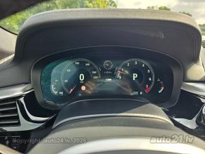Grey BMW 5 Series 2018 in Tartu, with an engine capacity of 3.00 L and mileage of 270 thousand km for 24500 €, photo 21 on AUTOMOTO.COM.LV