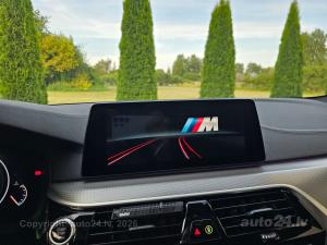 Grey BMW 5 Series 2018 in Tartu, with an engine capacity of 3.00 L and mileage of 270 thousand km for 24500 €, photo 23 on AUTOMOTO.COM.LV