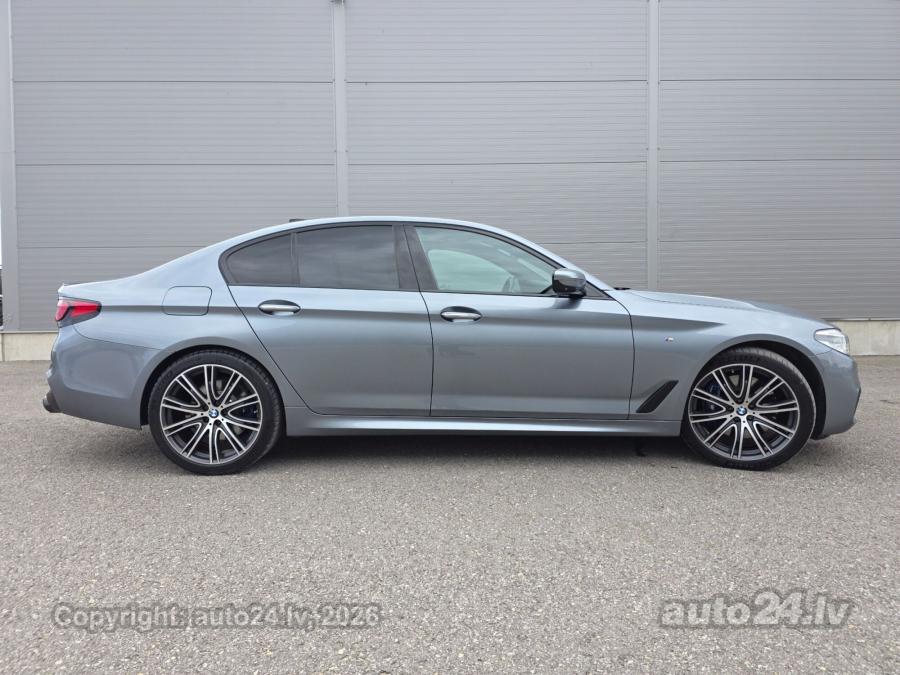 Pelēks BMW 5 Series 2018 Tartu, ar dzinēja tilpumu 3.00 L un nobraukumu 242 tūkst. km par 33000 €, foto 6 vietnē AUTOMOTO.COM.LV