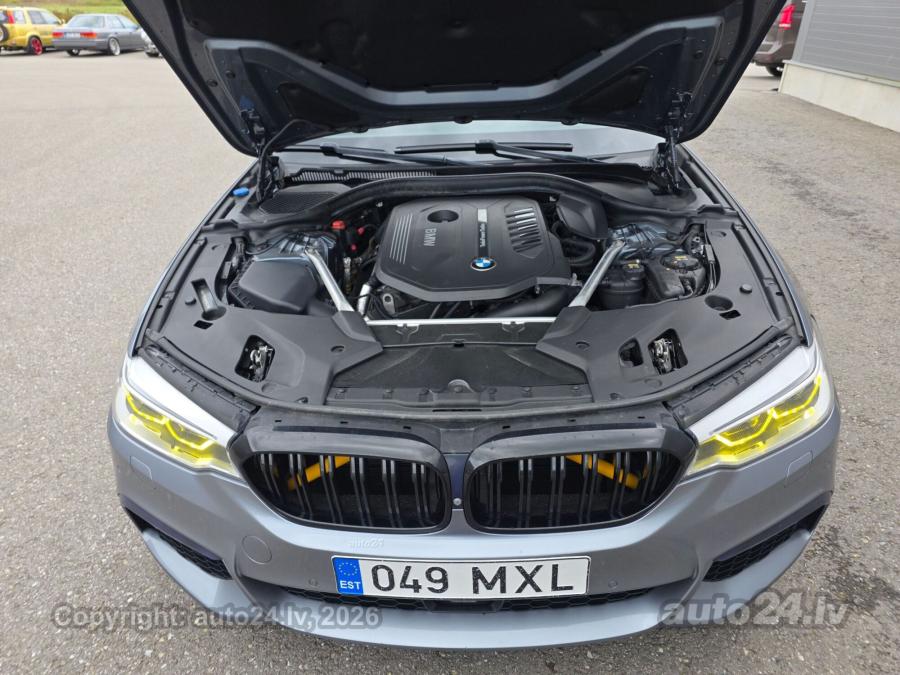 Pelēks BMW 5 Series 2018 Tartu, ar dzinēja tilpumu 3.00 L un nobraukumu 242 tūkst. km par 33000 €, foto 10 vietnē AUTOMOTO.COM.LV