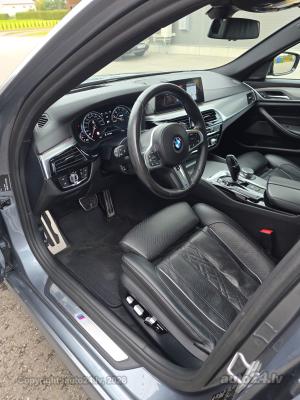 Pelēks BMW 5 Series 2018 Tartu, ar dzinēja tilpumu 3.00 L un nobraukumu 242 tūkst. km par 33000 €, foto 18 vietnē AUTOMOTO.COM.LV