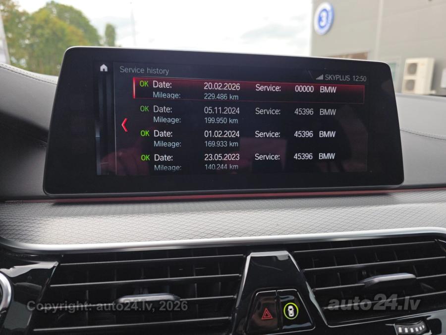 Pelēks BMW 5 Series 2018 Tartu, ar dzinēja tilpumu 3.00 L un nobraukumu 242 tūkst. km par 33000 €, foto 25 vietnē AUTOMOTO.COM.LV