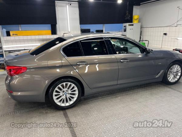 Pelēks BMW 5 Series 2019 Tallina, ar dzinēja tilpumu 3.00 L un nobraukumu 87 tūkst. km par 31900 €, foto 5 vietnē AUTOMOTO.COM.LV