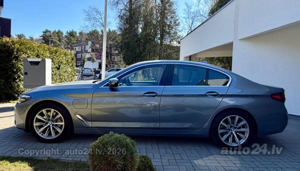 Grey BMW 5 Series 2020 in Tallinn, with an engine capacity of 2.00 L and mileage of 190 thousand km for 26900 €, photo 3 on AUTOMOTO.COM.LV